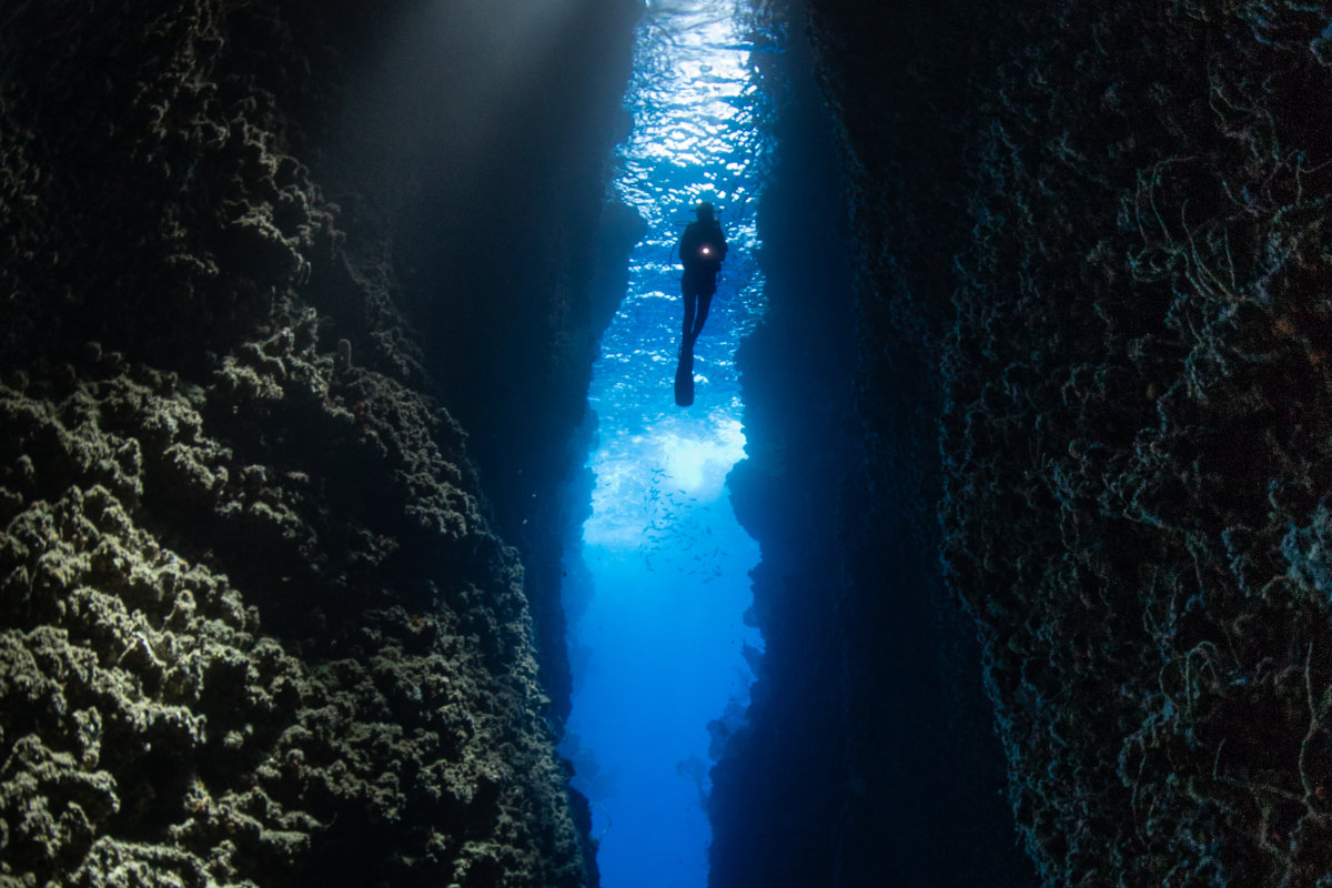 Breathtaking Leru Cut is a photographer's delight - Emperor Divers